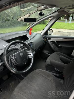 Black Citroen c4-picasso 2008 in Riga, with an engine capacity of 1.60 L and mileage of 404 thousand km for 2200 €, photo 11 on AUTOMOTO.COM.LV