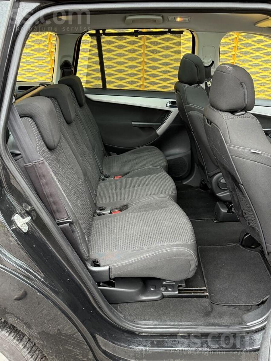 Melns Citroen c4-picasso 2009 Ogre, ar dzinēja tilpumu 2.00 L un nobraukumu 243 tūkst. km par 3995 €, foto 17 vietnē AUTOMOTO.COM.LV