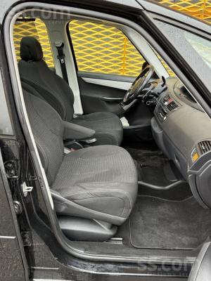 Melns Citroen c4-picasso 2009 Ogre, ar dzinēja tilpumu 2.00 L un nobraukumu 243 tūkst. km par 3995 €, foto 18 vietnē AUTOMOTO.COM.LV