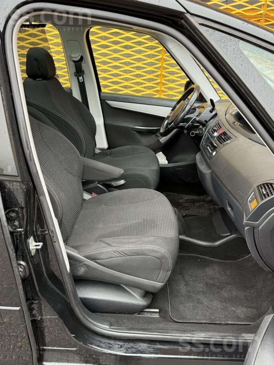 Melns Citroen c4-picasso 2009 Ogre, ar dzinēja tilpumu 2.00 L un nobraukumu 243 tūkst. km par 3995 €, foto 18 vietnē AUTOMOTO.COM.LV