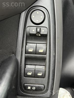 Melns Citroen c4-picasso 2009 Ogre, ar dzinēja tilpumu 2.00 L un nobraukumu 243 tūkst. km par 3995 €, foto 25 vietnē AUTOMOTO.COM.LV