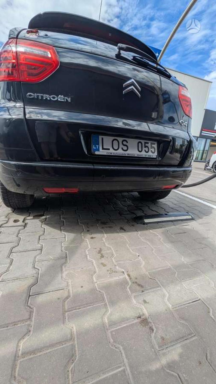Melns Citroen c4-picasso 2009 Kauņa, ar dzinēja tilpumu 1.56 L un nobraukumu 311 tūkst. km par 1400 €, foto 3 vietnē AUTOMOTO.COM.LV