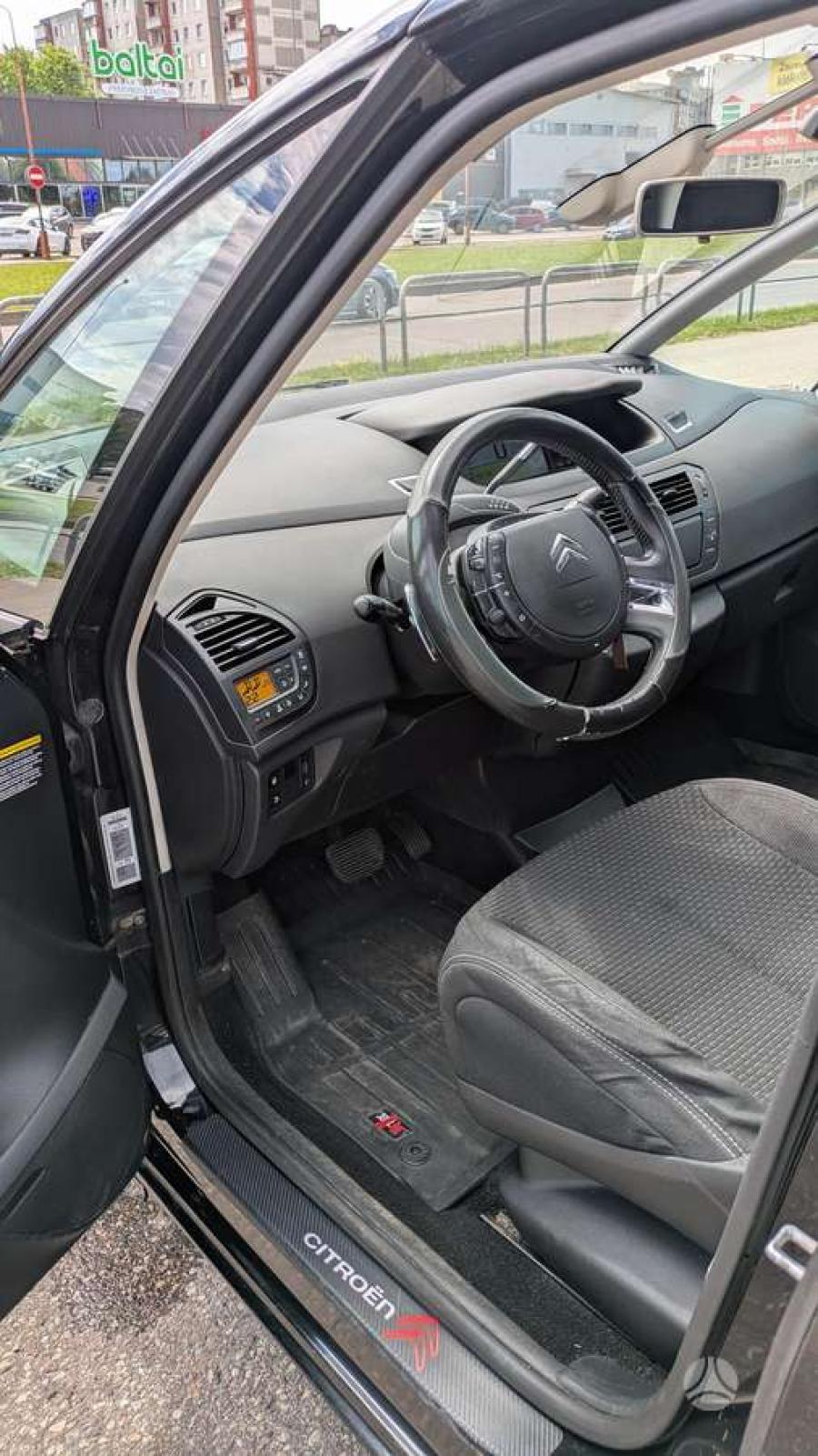 Melns Citroen c4-picasso 2009 Kauņa, ar dzinēja tilpumu 1.56 L un nobraukumu 311 tūkst. km par 1400 €, foto 17 vietnē AUTOMOTO.COM.LV