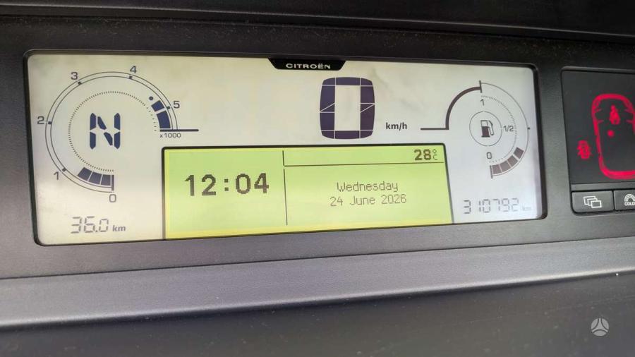 Melns Citroen c4-picasso 2009 Kauņa, ar dzinēja tilpumu 1.56 L un nobraukumu 311 tūkst. km par 1400 €, foto 19 vietnē AUTOMOTO.COM.LV