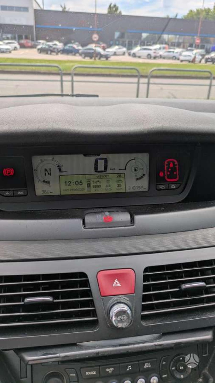 Melns Citroen c4-picasso 2009 Kauņa, ar dzinēja tilpumu 1.56 L un nobraukumu 311 tūkst. km par 1400 €, foto 23 vietnē AUTOMOTO.COM.LV