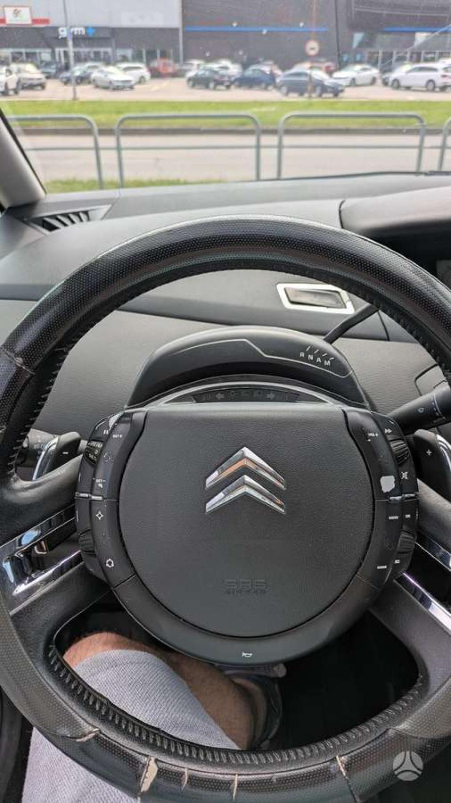 Melns Citroen c4-picasso 2009 Kauņa, ar dzinēja tilpumu 1.56 L un nobraukumu 311 tūkst. km par 1400 €, foto 25 vietnē AUTOMOTO.COM.LV