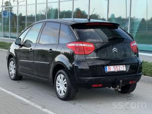 Melns Citroen c4-picasso 2009 Rēzekne, ar dzinēja tilpumu 1.60 L un nobraukumu 189 tūkst. km par 3450 €, foto 5 vietnē AUTOMOTO.COM.LV