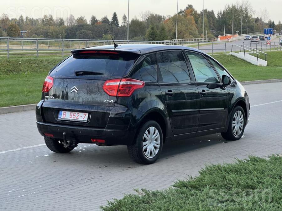 Melns Citroen c4-picasso 2009 Rēzekne, ar dzinēja tilpumu 1.60 L un nobraukumu 189 tūkst. km par 3450 €, foto 8 vietnē AUTOMOTO.COM.LV