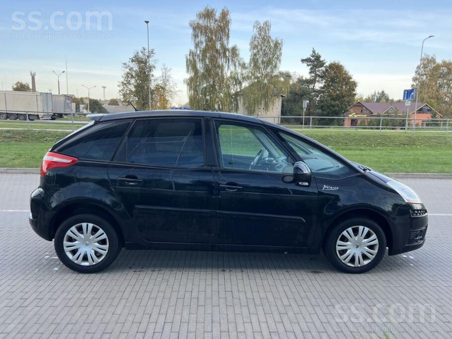 Melns Citroen c4-picasso 2009 Rēzekne, ar dzinēja tilpumu 1.60 L un nobraukumu 189 tūkst. km par 3450 €, foto 9 vietnē AUTOMOTO.COM.LV