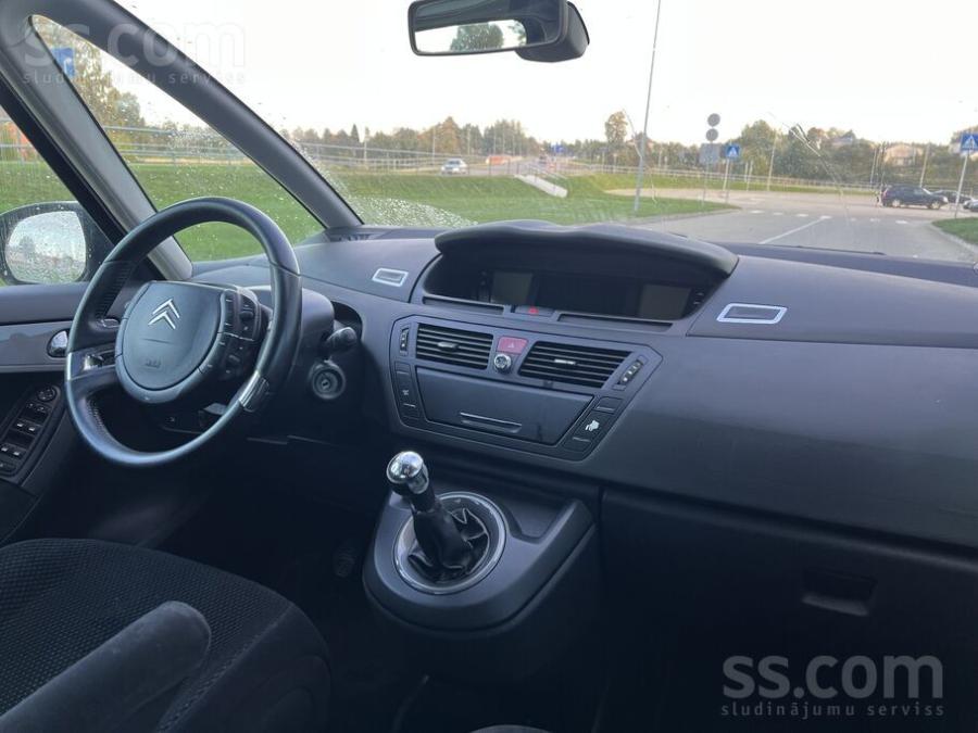 Melns Citroen c4-picasso 2009 Rēzekne, ar dzinēja tilpumu 1.60 L un nobraukumu 189 tūkst. km par 3450 €, foto 13 vietnē AUTOMOTO.COM.LV
