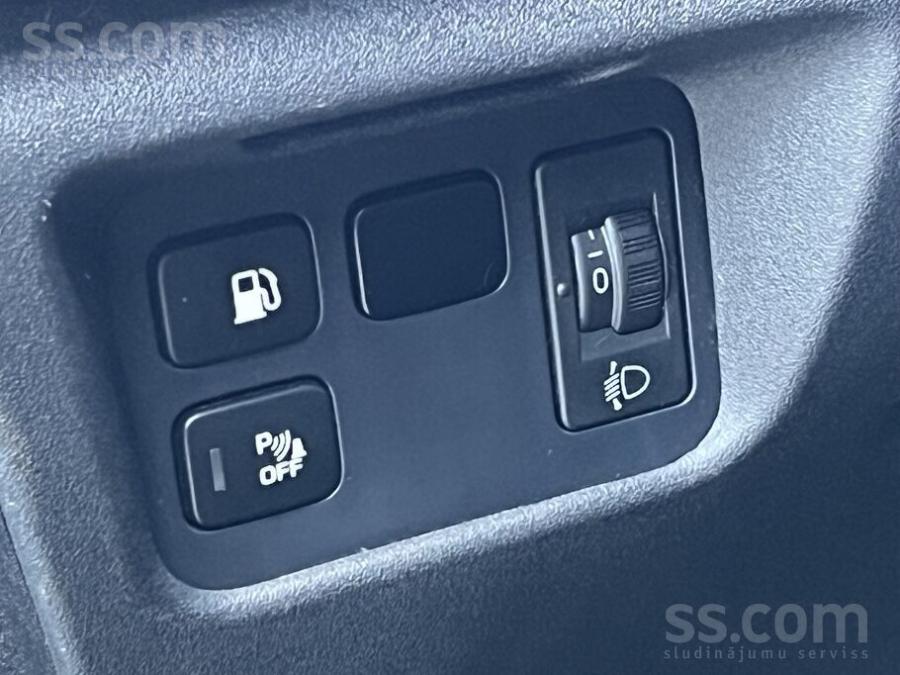 Melns Citroen c4-picasso 2009 Rēzekne, ar dzinēja tilpumu 1.60 L un nobraukumu 189 tūkst. km par 3450 €, foto 18 vietnē AUTOMOTO.COM.LV