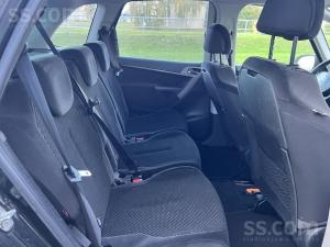 Melns Citroen c4-picasso 2009 Rēzekne, ar dzinēja tilpumu 1.60 L un nobraukumu 189 tūkst. km par 3450 €, foto 20 vietnē AUTOMOTO.COM.LV