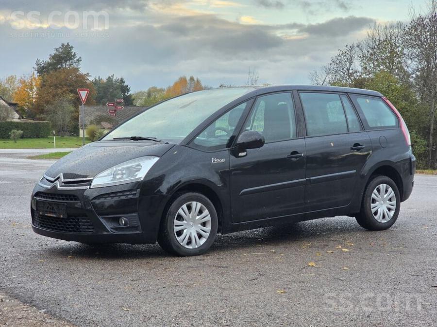 Black Citroen c4-picasso 2010 in Liepaja, with an engine capacity of 1.60 L and mileage of 240 thousand km for 3500 €, photo 3 on AUTOMOTO.COM.LV