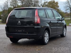 Black Citroen c4-picasso 2010 in Liepaja, with an engine capacity of 1.60 L and mileage of 240 thousand km for 3500 €, photo 8 on AUTOMOTO.COM.LV