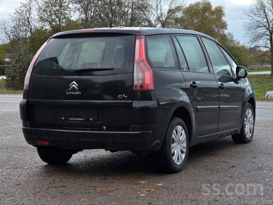 Black Citroen c4-picasso 2010 in Liepaja, with an engine capacity of 1.60 L and mileage of 240 thousand km for 3500 €, photo 8 on AUTOMOTO.COM.LV