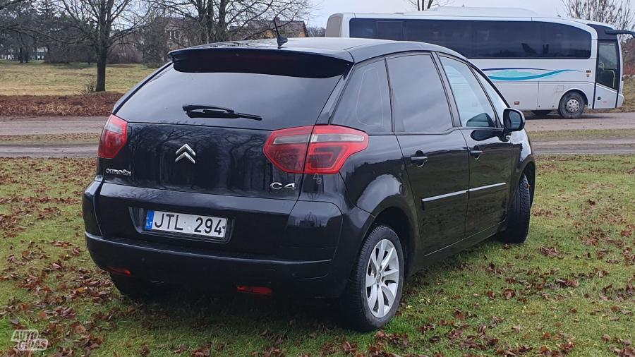 Melns Citroen c4-picasso 2010 Tauragė, ar dzinēja tilpumu 2.00 L un nobraukumu 256 tūkst. km par 2200 €, foto 4 vietnē AUTOMOTO.COM.LV