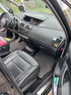 Melns Citroen c4-picasso 2010 Rīga, ar dzinēja tilpumu 2.00 L un nobraukumu 345 tūkst. km par 1400 €, foto 7 vietnē AUTOMOTO.COM.LV