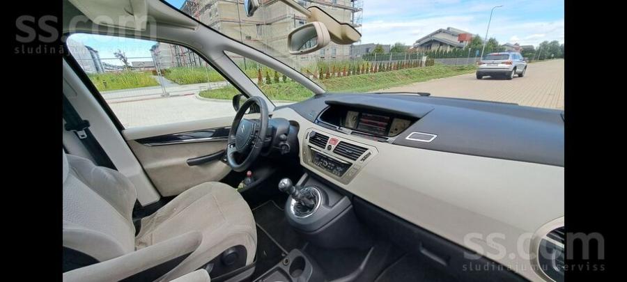 Melns Citroen c4-picasso 2010 Rīga, ar dzinēja tilpumu 2.00 L un nobraukumu 0 tūkst. km par 3450 €, foto 10 vietnē AUTOMOTO.COM.LV