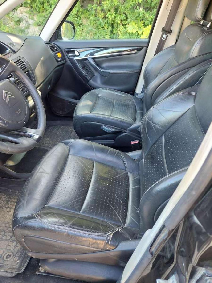 Black Citroen c4-picasso 2010 in Vilnius, with an engine capacity of 1.56 L and mileage of 265 thousand km for 1500 €, photo 8 on AUTOMOTO.COM.LV