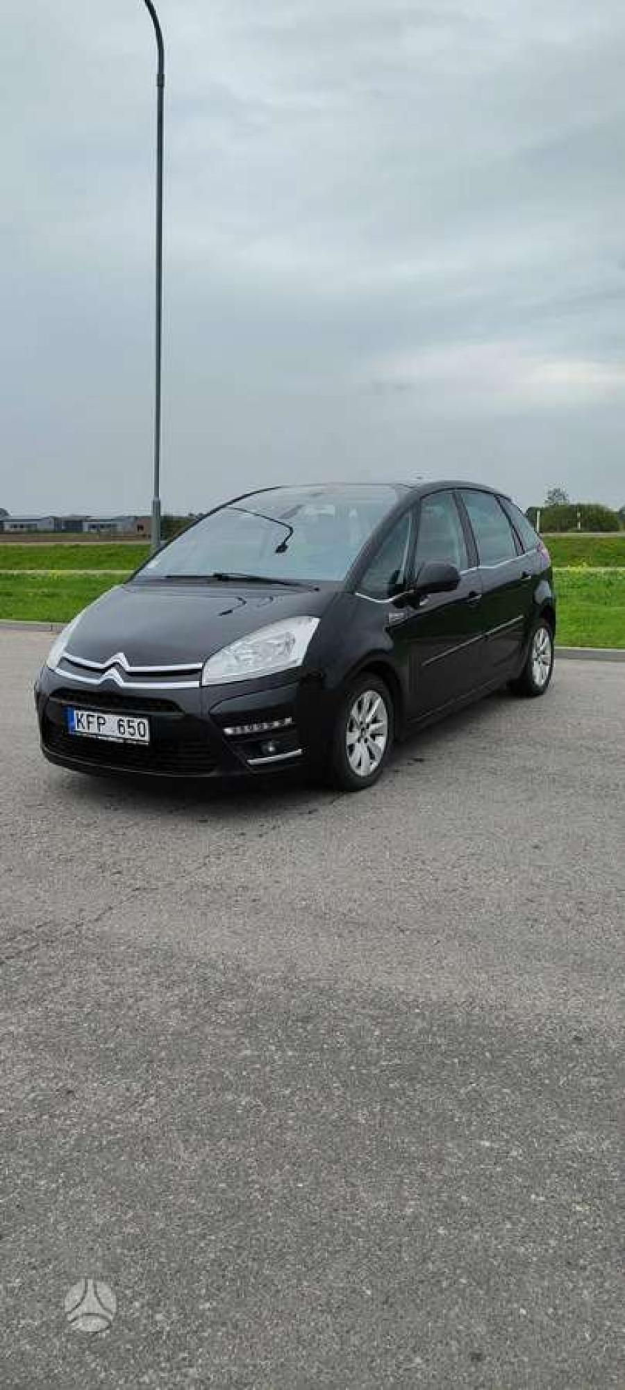 Black Citroen c4-picasso 2011 in Kaunas, with an engine capacity of 1.56 L and mileage of 370 thousand km for 4000 €, photo 2 on AUTOMOTO.COM.LV