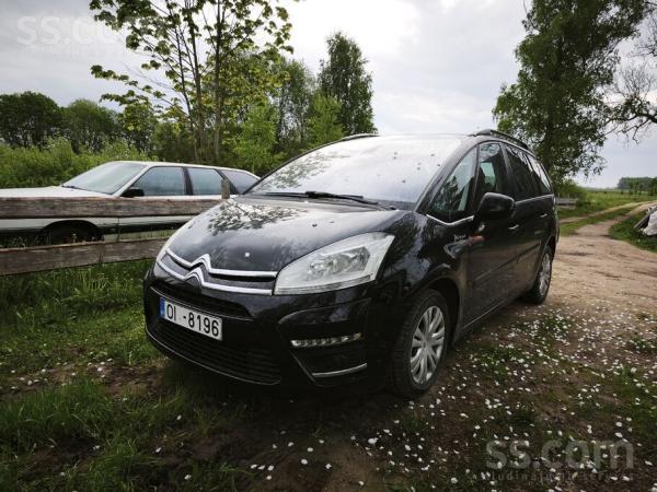 Black Citroen c4-picasso 2011 in Valmiera, with an engine capacity of 1.60 L and mileage of 251 thousand km for 1300 €, photo 1 on AUTOMOTO.COM.LV