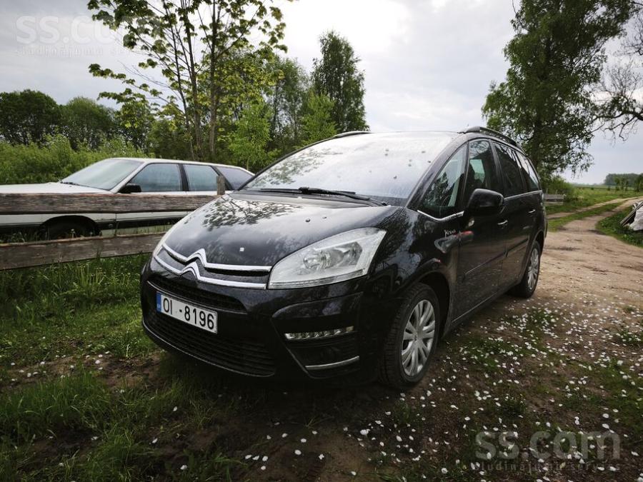 Black Citroen c4-picasso 2011 in Valmiera, with an engine capacity of 1.60 L and mileage of 251 thousand km for 1300 €, photo 1 on AUTOMOTO.COM.LV