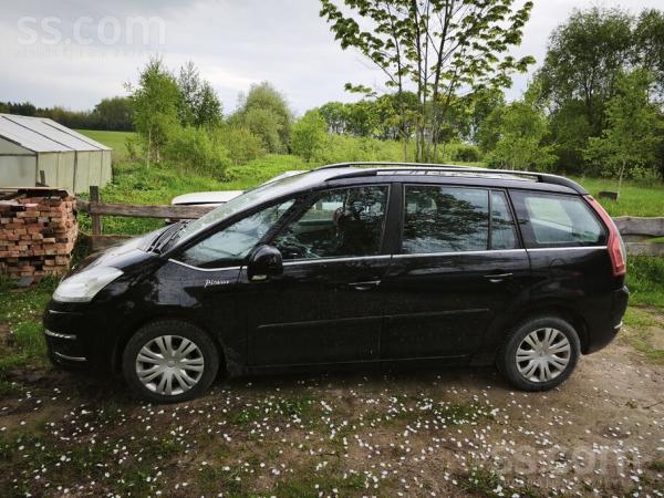 Black Citroen c4-picasso 2011 in Valmiera, with an engine capacity of 1.60 L and mileage of 251 thousand km for 1300 €, photo 2 on AUTOMOTO.COM.LV