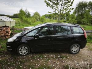 Black Citroen c4-picasso 2011 in Valmiera, with an engine capacity of 1.60 L and mileage of 251 thousand km for 1300 €, photo 3 on AUTOMOTO.COM.LV
