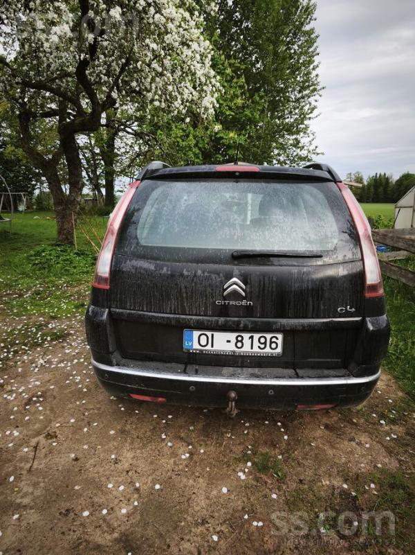 Black Citroen c4-picasso 2011 in Valmiera, with an engine capacity of 1.60 L and mileage of 251 thousand km for 1300 €, photo 3 on AUTOMOTO.COM.LV