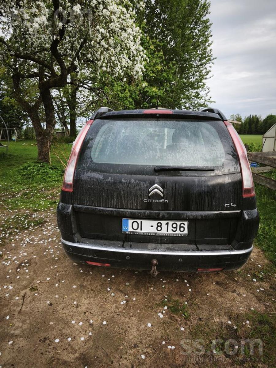 Black Citroen c4-picasso 2011 in Valmiera, with an engine capacity of 1.60 L and mileage of 251 thousand km for 1300 €, photo 4 on AUTOMOTO.COM.LV