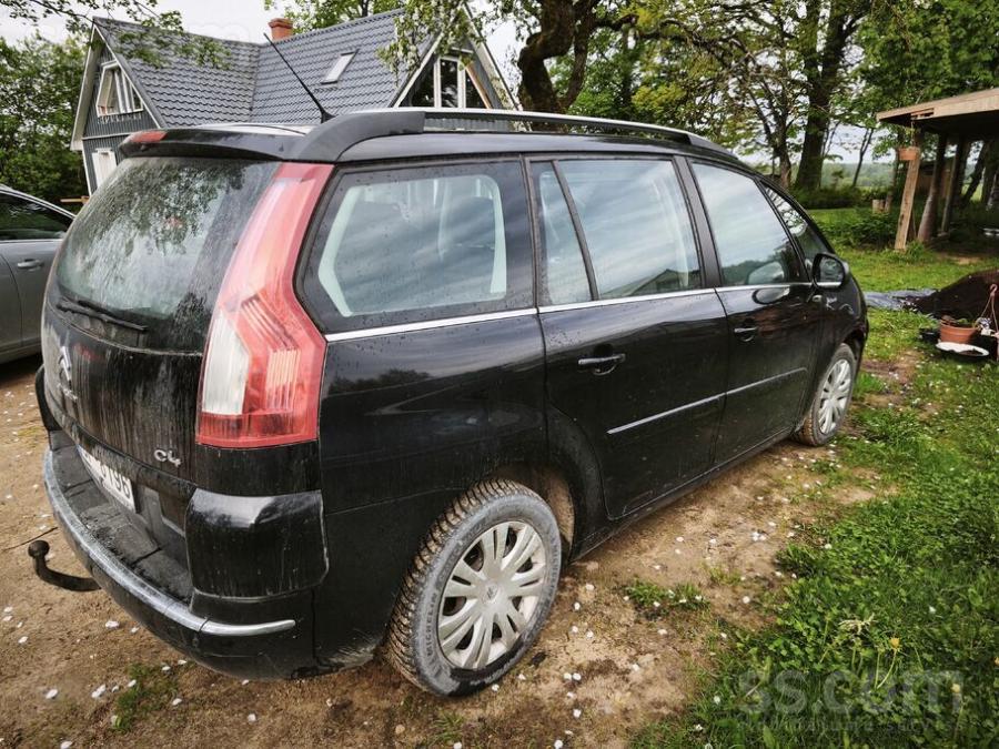 Black Citroen c4-picasso 2011 in Valmiera, with an engine capacity of 1.60 L and mileage of 251 thousand km for 1300 €, photo 5 on AUTOMOTO.COM.LV