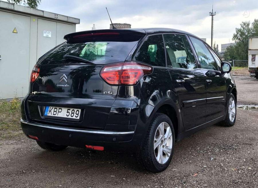 Black Citroen c4-picasso 2011 in Kaunas, with an engine capacity of 1.56 L and mileage of 312 thousand km for 1980 €, photo 9 on AUTOMOTO.COM.LV