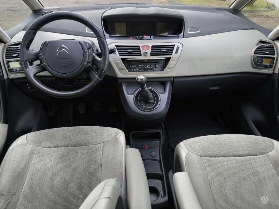 Black Citroen c4-picasso 2011 in Kaunas, with an engine capacity of 1.56 L and mileage of 312 thousand km for 1980 €, photo 13 on AUTOMOTO.COM.LV