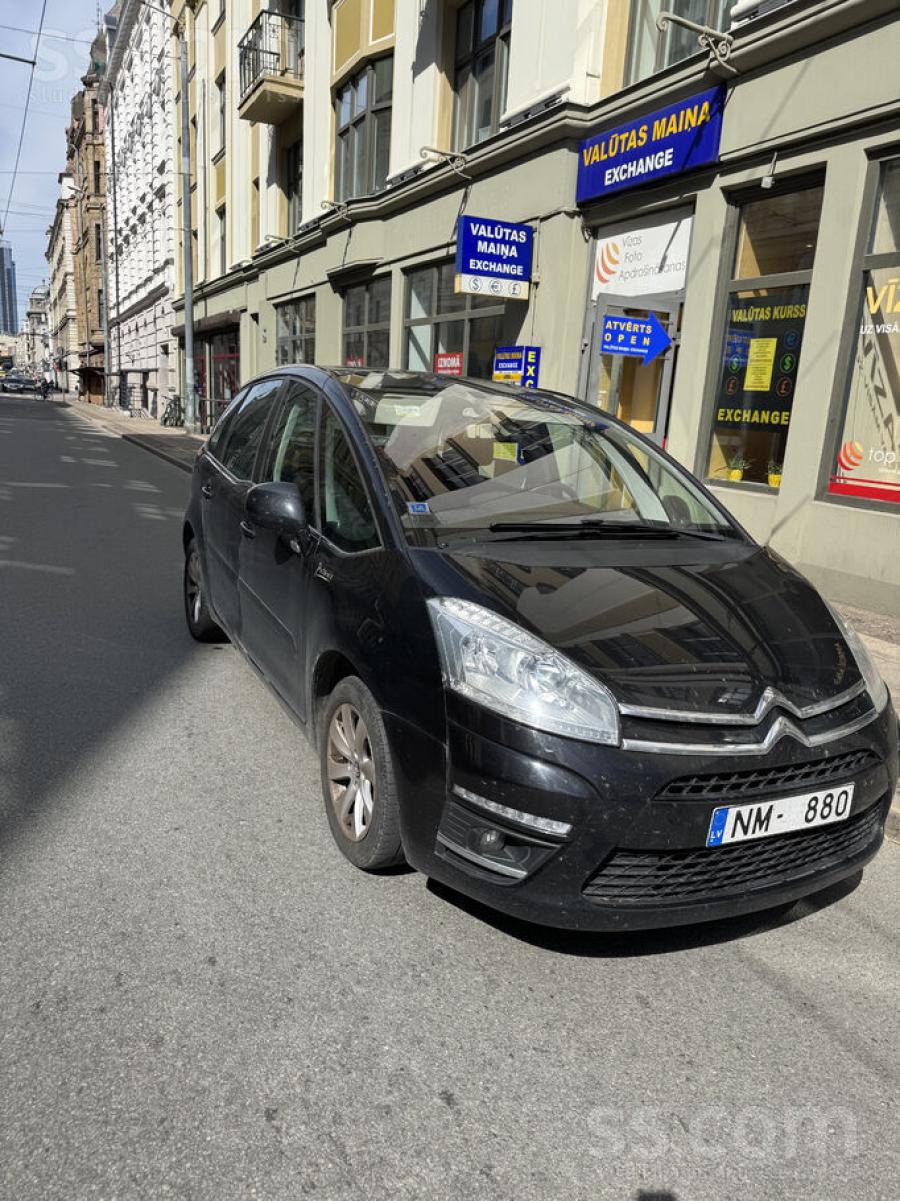 Melns Citroen c4-picasso 2012 Rīga, ar dzinēja tilpumu 1.60 L un nobraukumu 315 tūkst. km par 4000 €, foto 4 vietnē AUTOMOTO.COM.LV