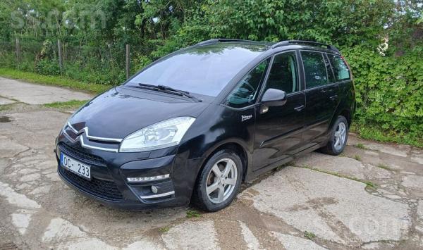 Black Citroen c4-picasso 2012 in Cesis, with an engine capacity of 1.60 L and mileage of 289 thousand km for 3900 €, photo 2 on AUTOMOTO.COM.LV