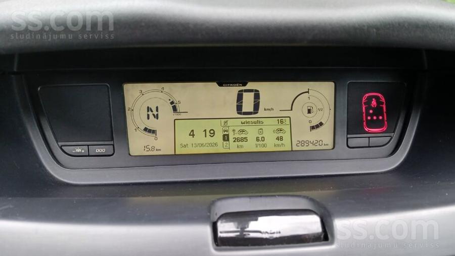 Black Citroen c4-picasso 2012 in Cesis, with an engine capacity of 1.60 L and mileage of 289 thousand km for 3900 €, photo 14 on AUTOMOTO.COM.LV