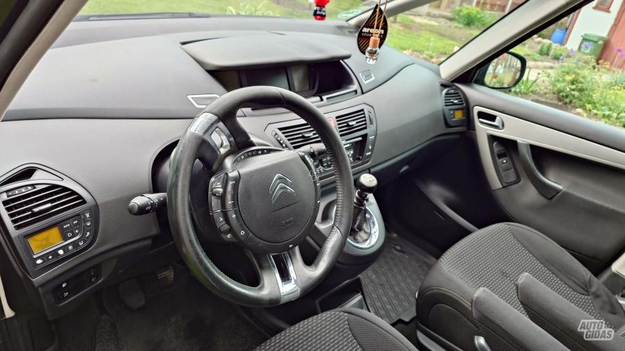 Black Citroen c4-picasso 2012 in Alytus, with an engine capacity of 1.60 L and mileage of 270 thousand km for 2400 €, photo 4 on AUTOMOTO.COM.LV