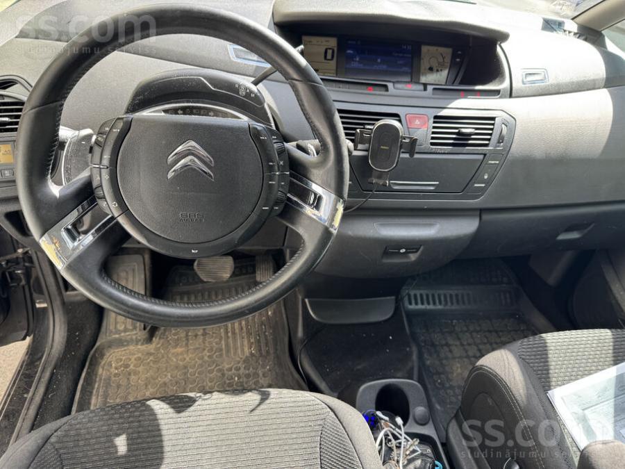 Melns Citroen c4-picasso 2012 Rīga, ar dzinēja tilpumu 1.60 L un nobraukumu 315 tūkst. km par 2750 €, foto 6 vietnē AUTOMOTO.COM.LV