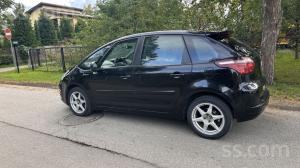 Melns Citroen c4-picasso 2012 Jūrmala, ar dzinēja tilpumu 1.60 L un nobraukumu 499 tūkst. km par 2200 €, foto  vietnē AUTOMOTO.COM.LV