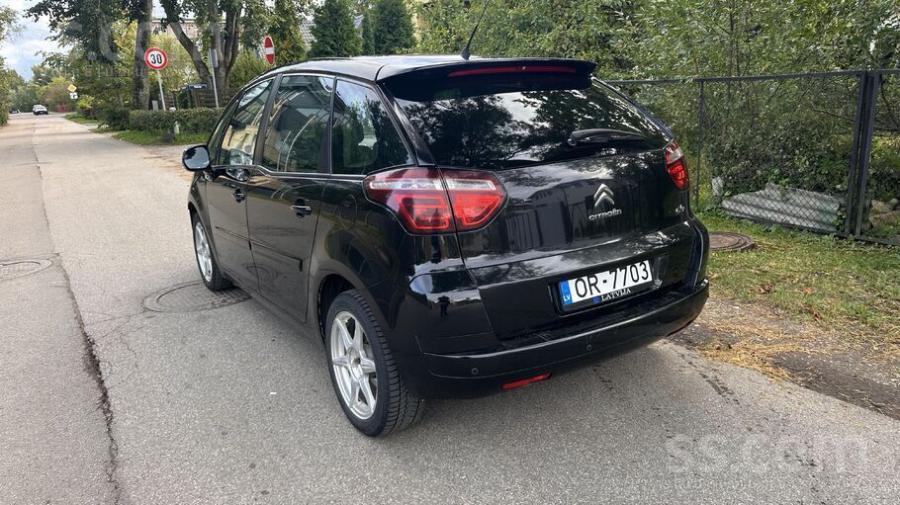 Melns Citroen c4-picasso 2012 Jūrmala, ar dzinēja tilpumu 1.60 L un nobraukumu 499 tūkst. km par 2200 €, foto 4 vietnē AUTOMOTO.COM.LV