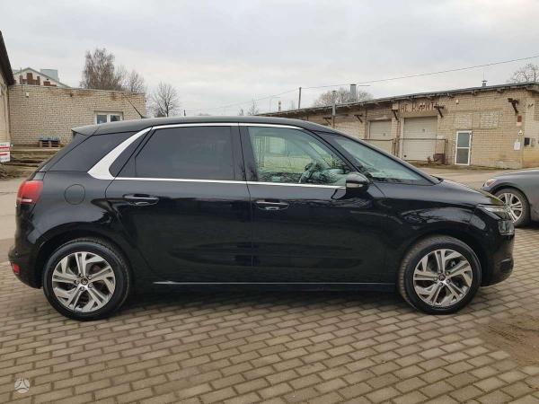 Melns Citroen c4-picasso 2013 Šauļi, ar dzinēja tilpumu 1.56 L un nobraukumu 197 tūkst. km par 5150 €, foto 5 vietnē AUTOMOTO.COM.LV