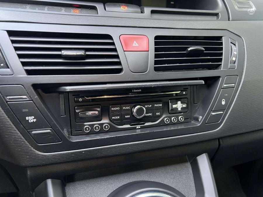 Black Citroen c4-picasso 2013 in Alytus, with an engine capacity of 1.60 L and mileage of 200 thousand km for 2699 €, photo 26 on AUTOMOTO.COM.LV