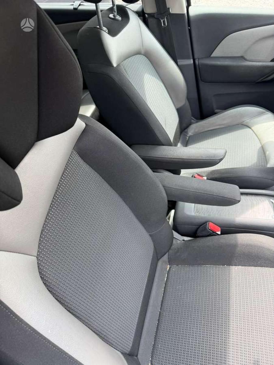 Melns Citroen c4-picasso 2013 Kauņa, ar dzinēja tilpumu 1.60 L un nobraukumu 280 tūkst. km par 4700 €, foto 10 vietnē AUTOMOTO.COM.LV