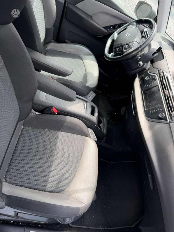 Melns Citroen c4-picasso 2013 Kauņa, ar dzinēja tilpumu 1.60 L un nobraukumu 280 tūkst. km par 4700 €, foto 10 vietnē AUTOMOTO.COM.LV