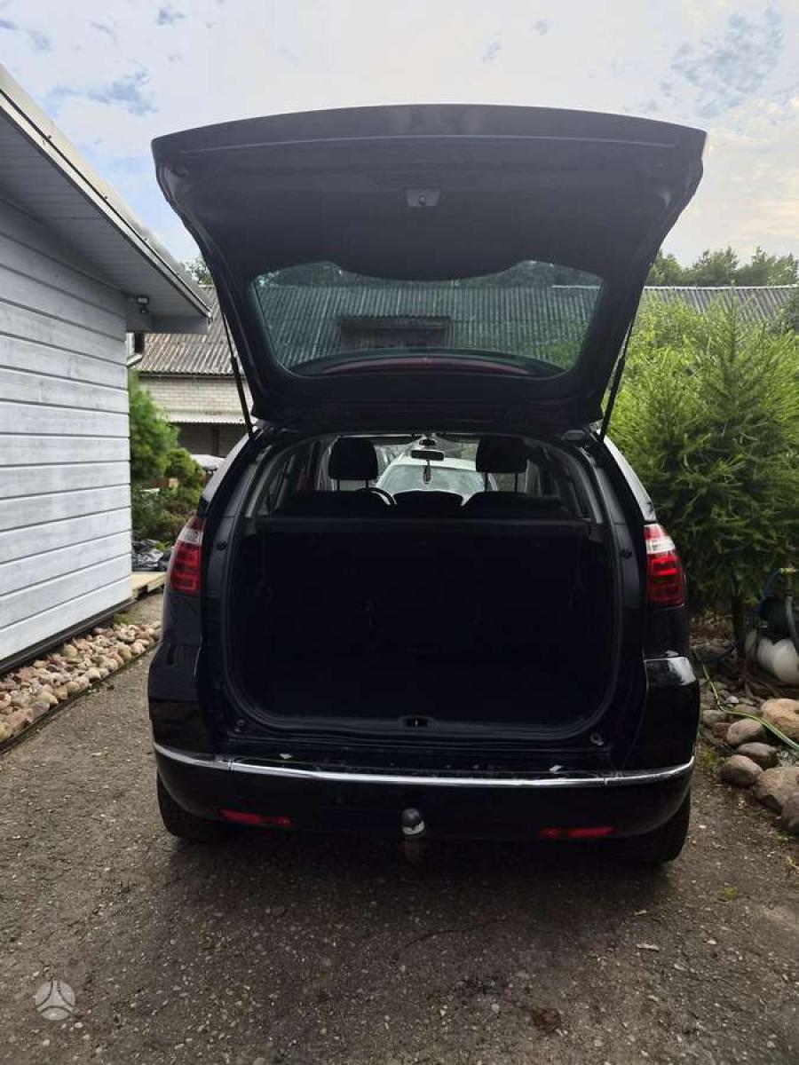 Black Citroen c4-picasso 2013 in Ariogala, with an engine capacity of 1.60 L and mileage of 288 thousand km for 2400 €, photo 1 on AUTOMOTO.COM.LV