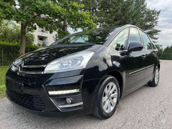 Melns Citroen c4-picasso 2013 Alīta, ar dzinēja tilpumu 1.60 L un nobraukumu 199 tūkst. km par 2599 €, foto 3 vietnē AUTOMOTO.COM.LV