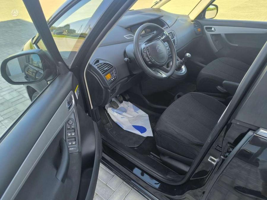 Melns Citroen c4-picasso 2013 Tauragė, ar dzinēja tilpumu 1.56 L un nobraukumu 222 tūkst. km par 3200 €, foto 8 vietnē AUTOMOTO.COM.LV