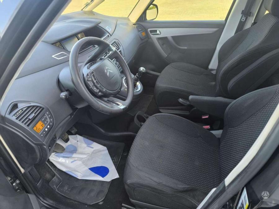 Melns Citroen c4-picasso 2013 Tauragė, ar dzinēja tilpumu 1.56 L un nobraukumu 222 tūkst. km par 3200 €, foto 9 vietnē AUTOMOTO.COM.LV