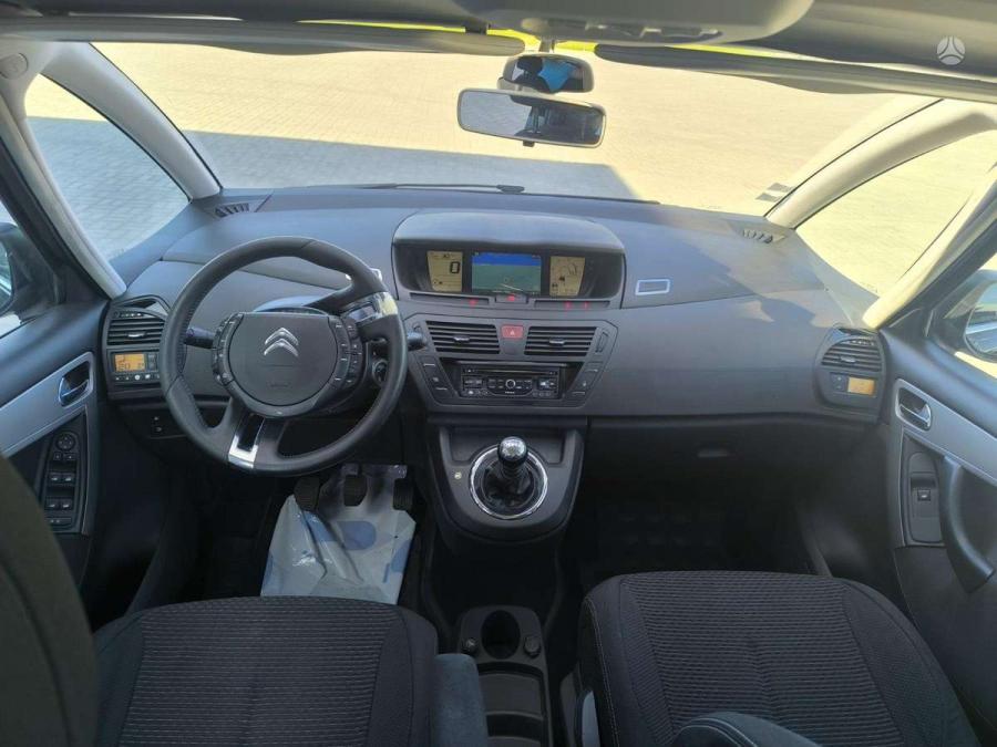 Melns Citroen c4-picasso 2013 Tauragė, ar dzinēja tilpumu 1.56 L un nobraukumu 222 tūkst. km par 3200 €, foto 10 vietnē AUTOMOTO.COM.LV