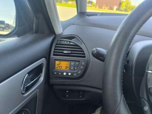 Melns Citroen c4-picasso 2013 Tauragė, ar dzinēja tilpumu 1.56 L un nobraukumu 222 tūkst. km par 3200 €, foto 14 vietnē AUTOMOTO.COM.LV